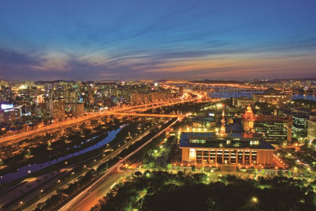 A walk through Yeouido in the spring – SEOUL Magazine