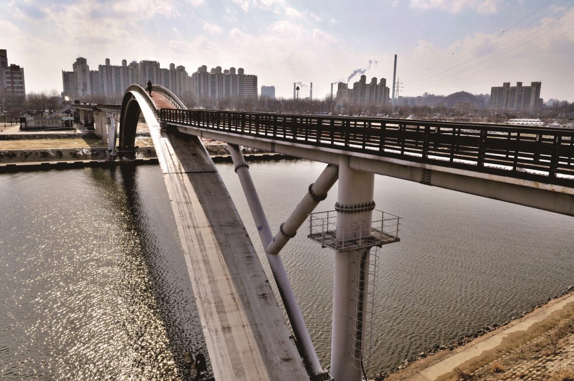 Spring by the Hangang River – SEOUL Magazine