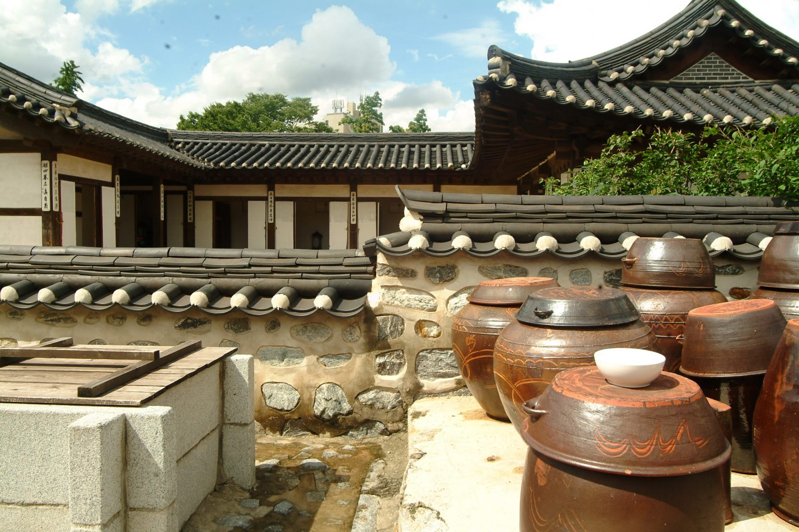 Hanok, Photography, and Tea – SEOUL Magazine