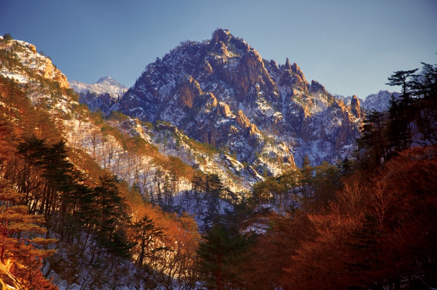 MT. SEORAKSAN – SEOUL Magazine