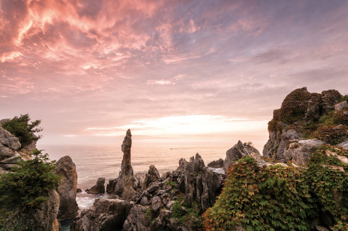 Deep valleys, emerald seas – SEOUL Magazine